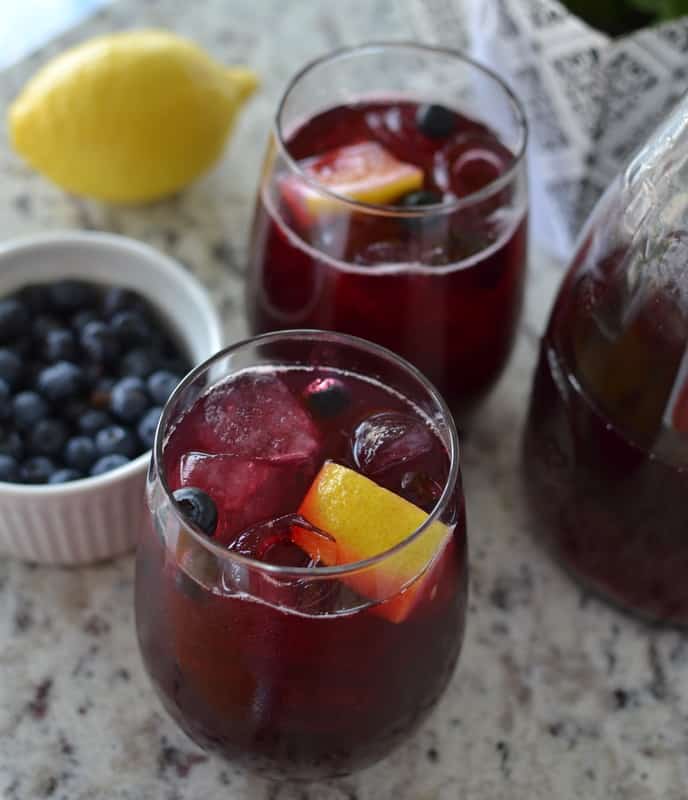 Fresh Blueberry Lemonade | Small Town Woman