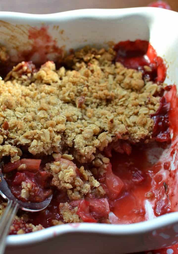 Strawberry Rhubarb Crumble | Small Town Woman