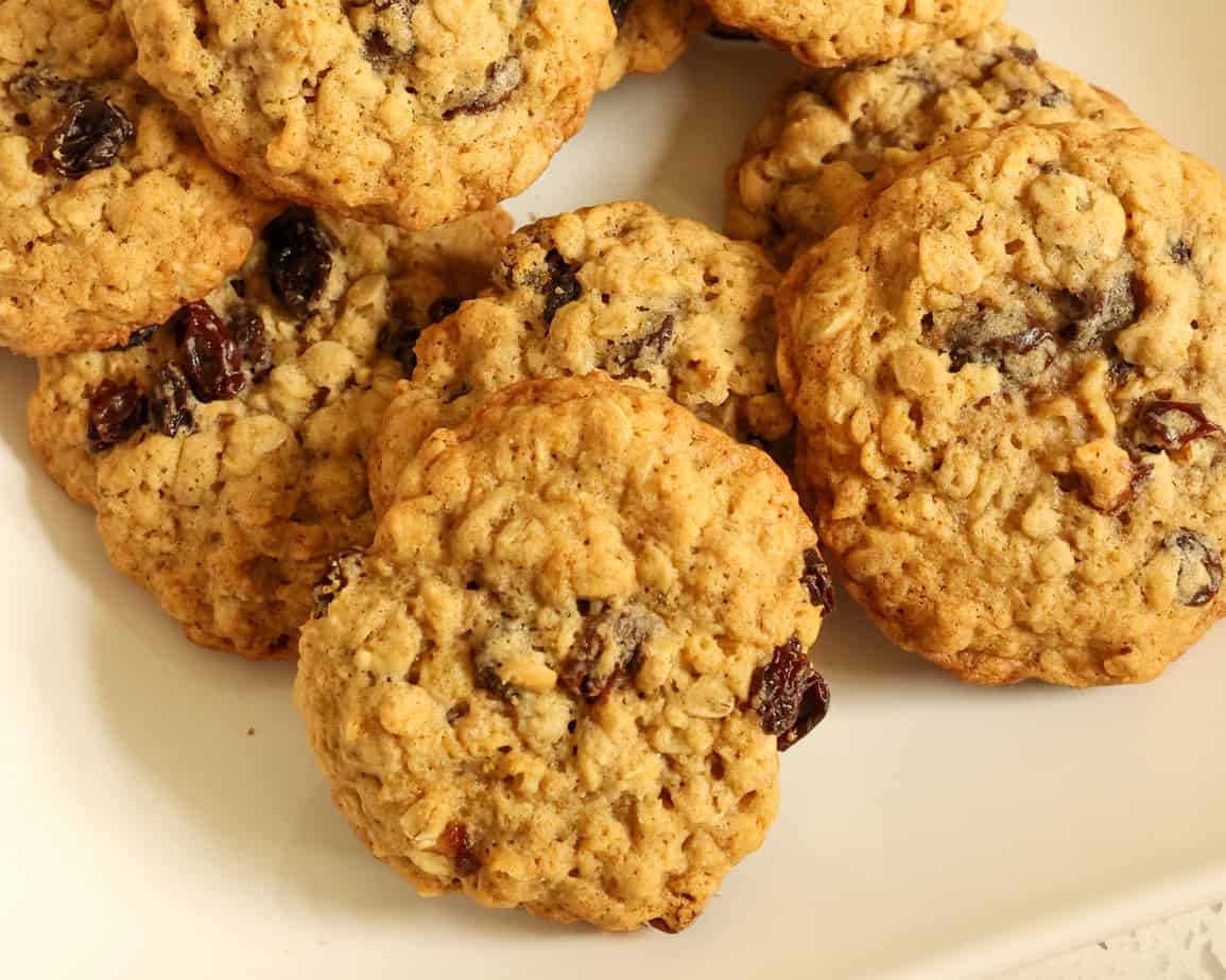 Chewy Oatmeal Raisin Cookies