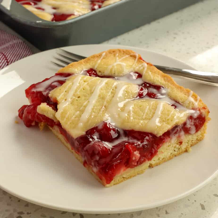 Easy Cherry Cobbler Recipe