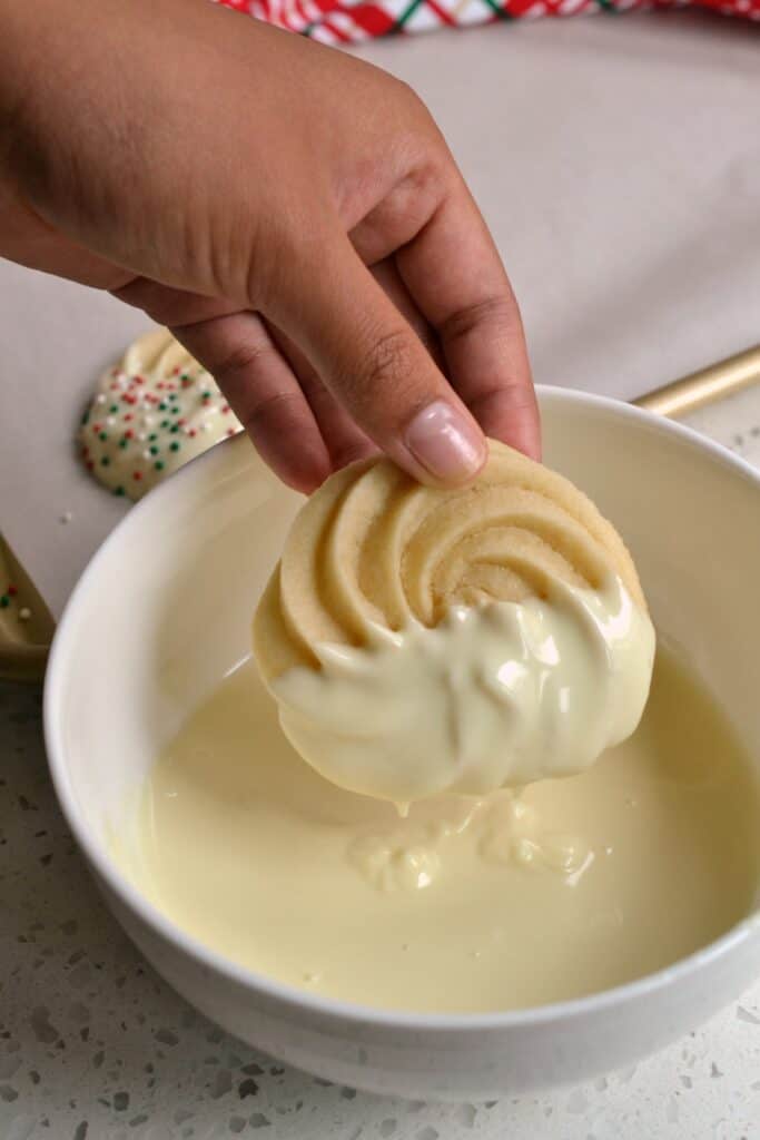 Classic Butter Cookies That Melt in Your Mouth