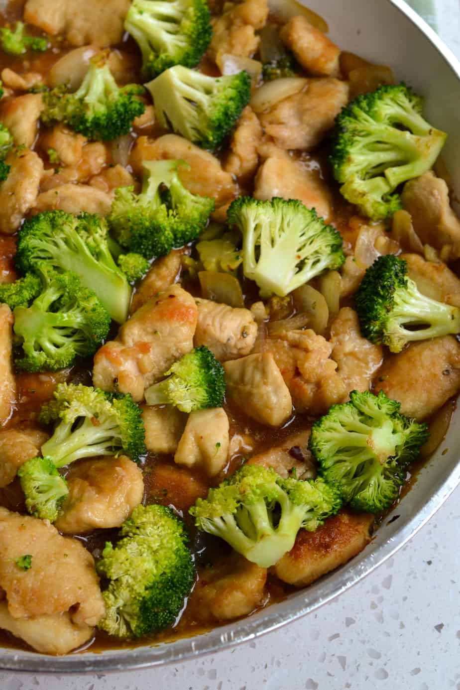 Chicken and Broccoli Stir Fry - Small Town Woman