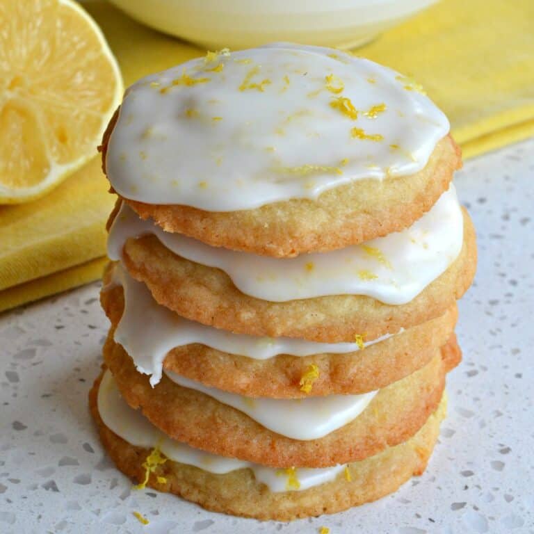 Lemon Chiffon Pie Recipe | Small Town Woman