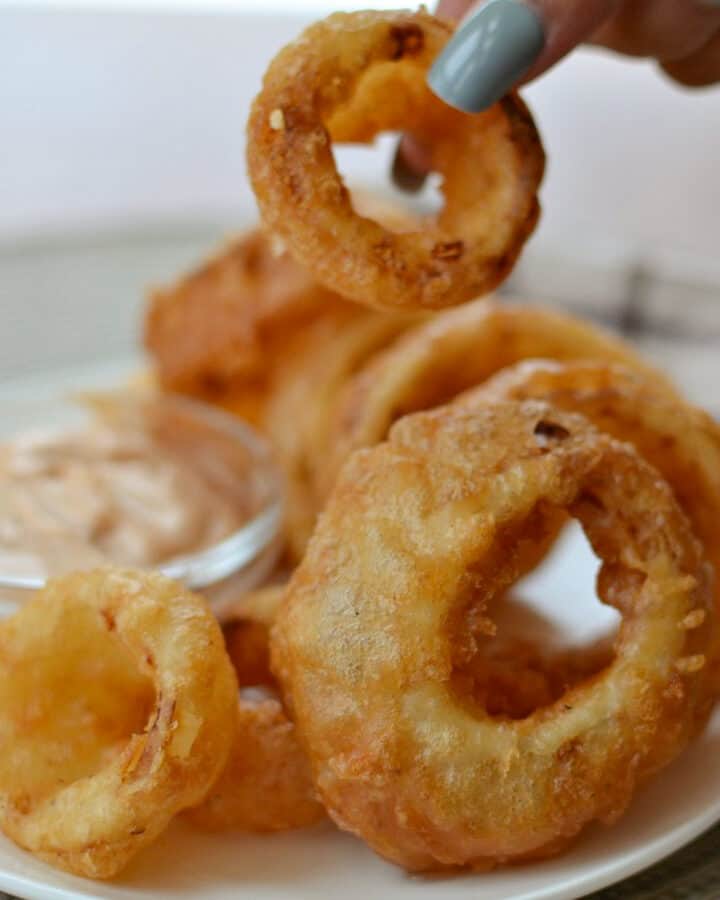 Beer Battered Onion Rings | Small Town Woman