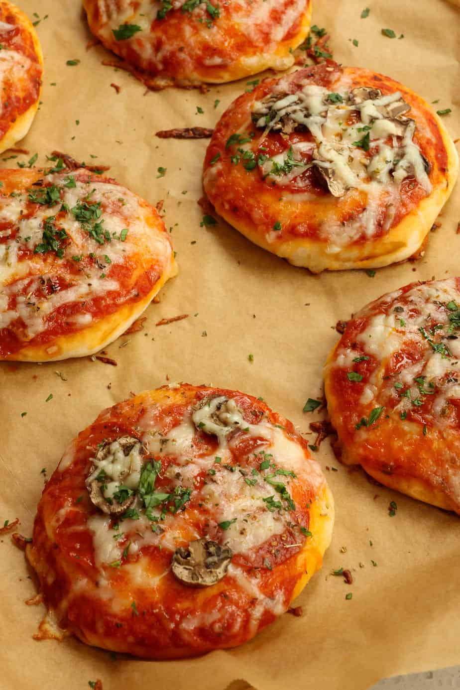 Easy Mini Pizzas | Small Town Woman